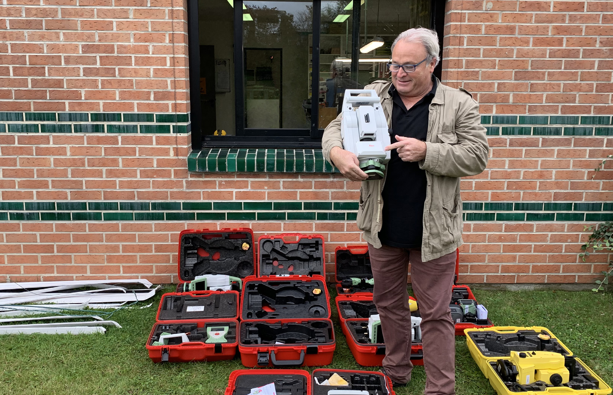 Catry Topographie recovers €250,000 of stolen equipmentwith LOC8 ...