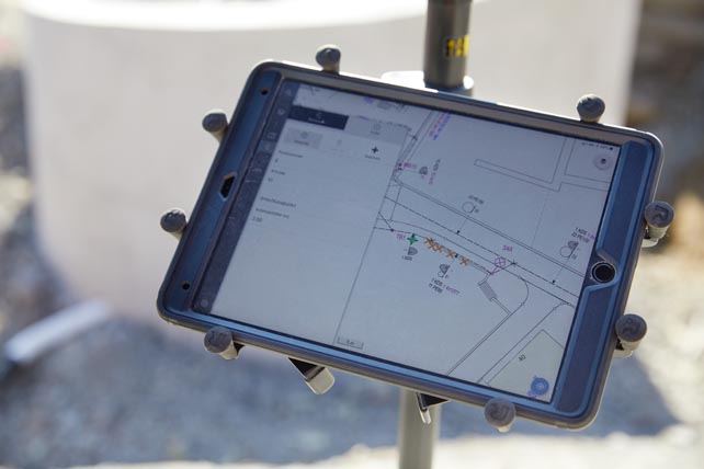 Providing mobile access to GIS utility plan | Leica Geosystems