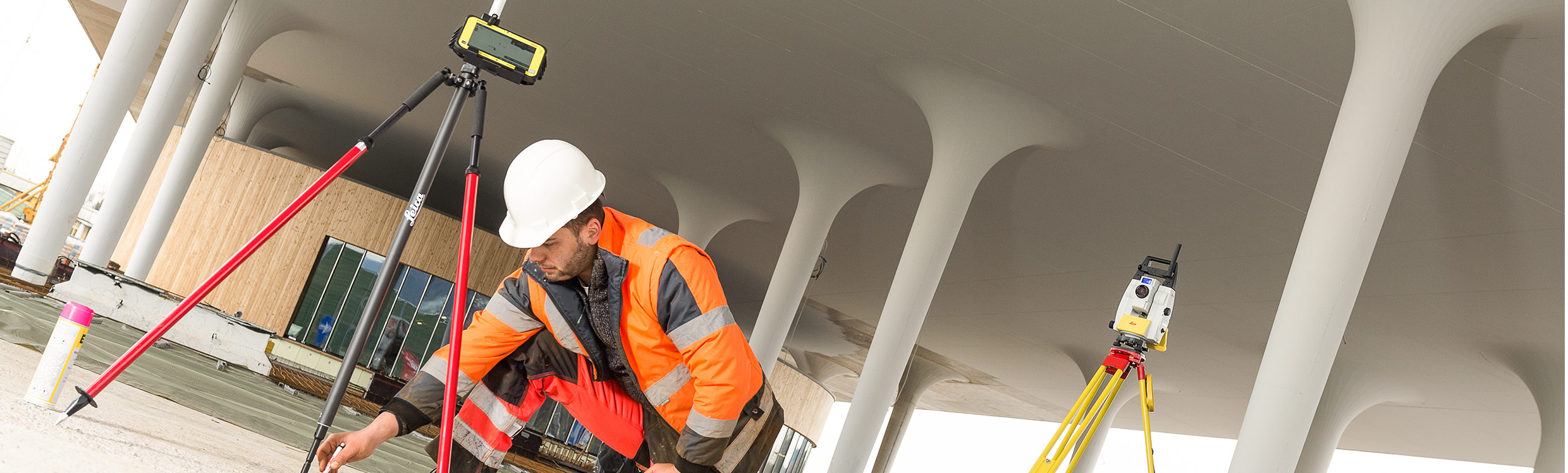 Leica iCR70 - Estação Total Robótica para Construção | Leica Geosystems